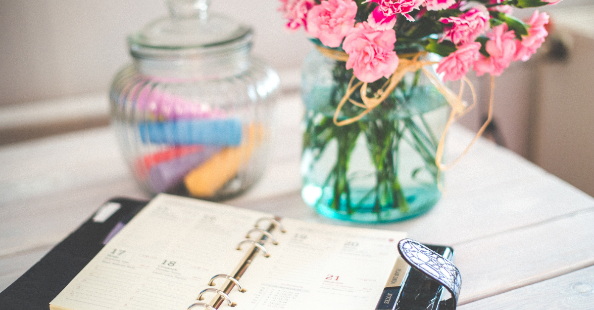 The Ultimate Guide to Staying Organized at Work - Snapreads Magazine